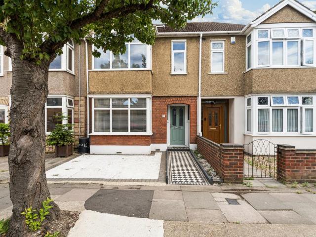 4 bedroom terraced house to rent