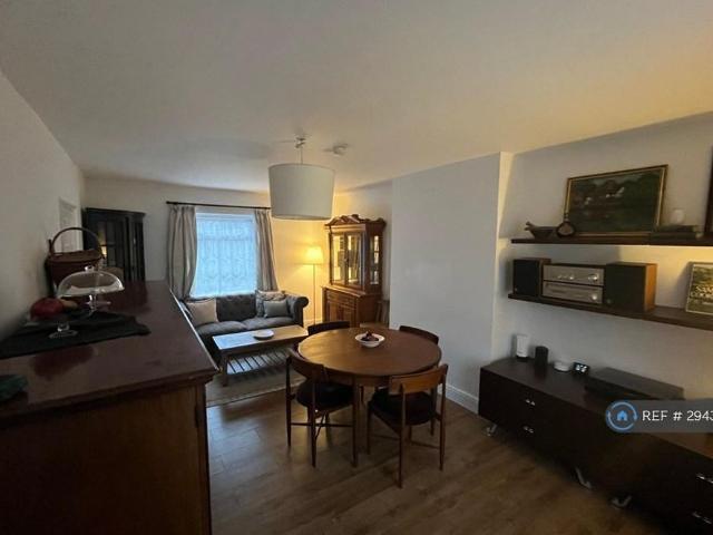 4 bedroom terraced house to rent