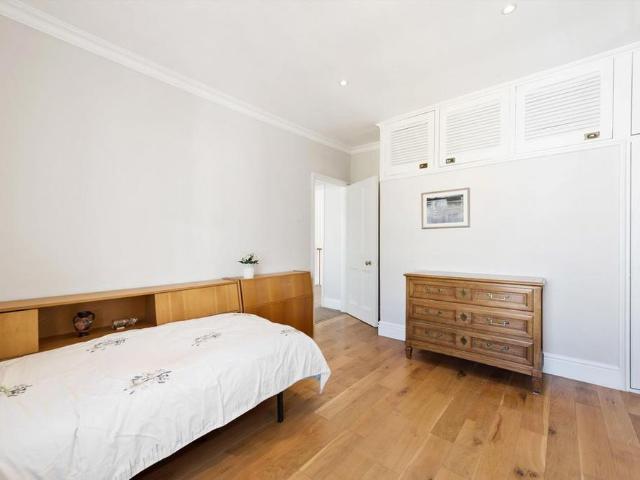 4 bedroom terraced house to rent