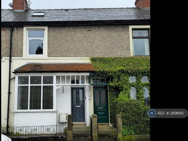 4 bedroom terraced house to rent