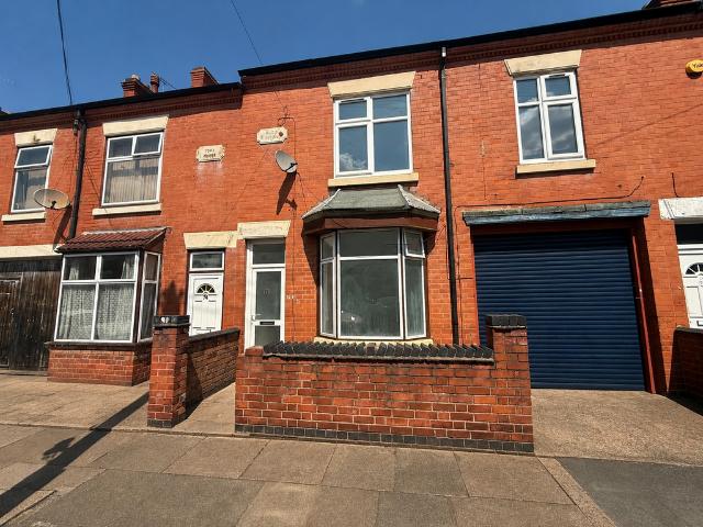 4 bedroom terraced house to rent