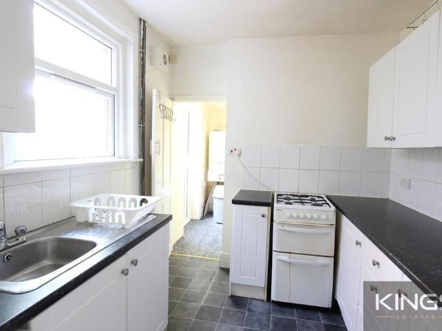 4 bedroom terraced house to rent