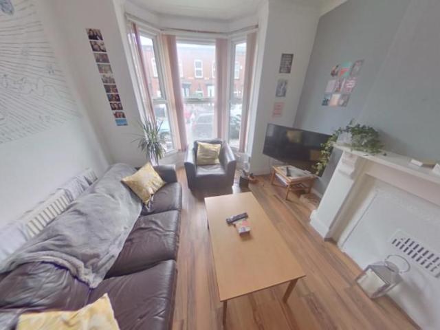 4 bedroom terraced house to rent