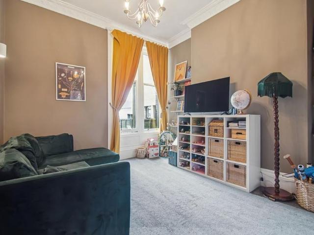4 bedroom terraced house to rent