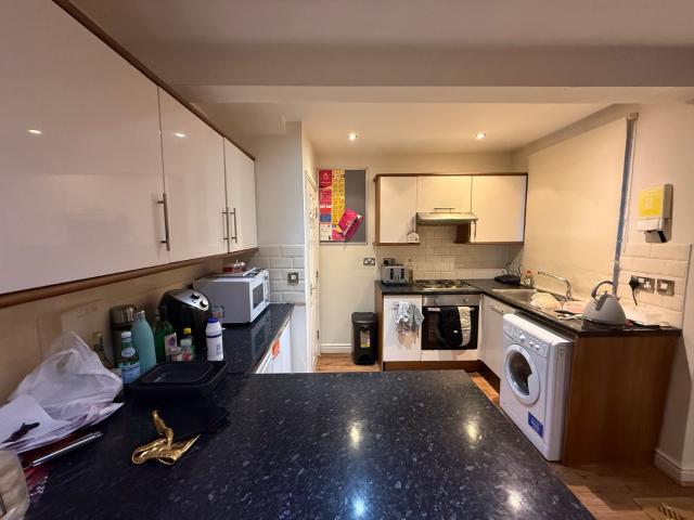 4 bedroom terraced house to rent