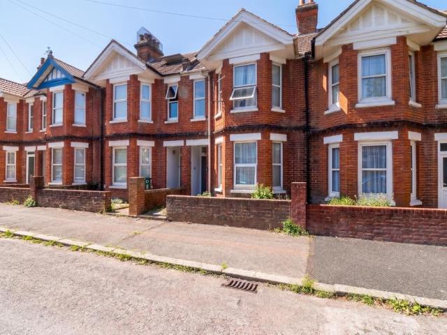 4 bedroom terraced house to rent