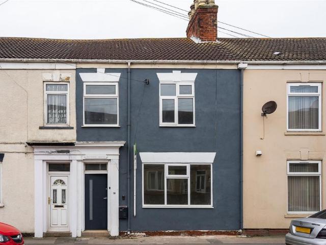 4 bedroom terraced house to rent