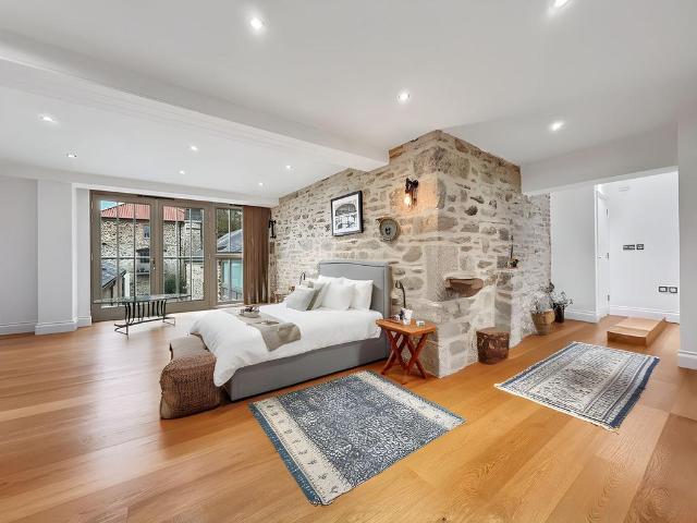 4 bedroom terraced house to rent