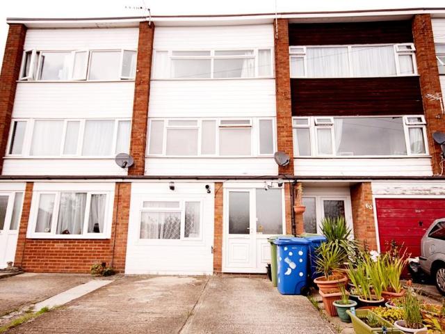 4 bedroom terraced house to rent