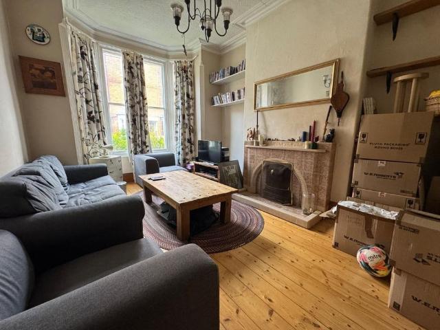 4 bedroom terraced house to rent
