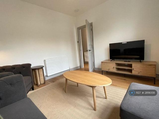 4 bedroom terraced house to rent