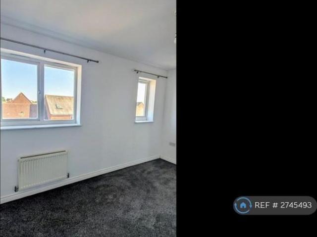 4 bedroom terraced house to rent
