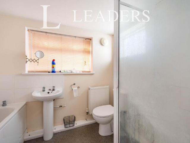 4 bedroom terraced house to rent