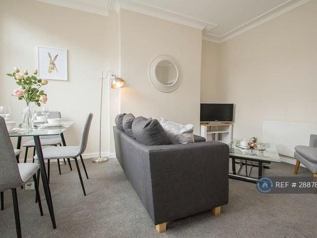 4 bedroom terraced house to rent