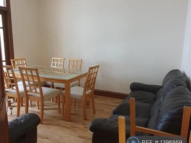 4 bedroom terraced house to rent