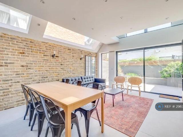 4 bedroom terraced house to rent