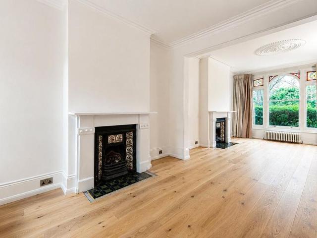 4 bedroom terraced house to rent