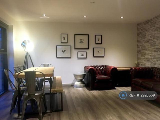 4 bedroom terraced house to rent