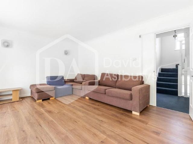 4 bedroom terraced house to rent
