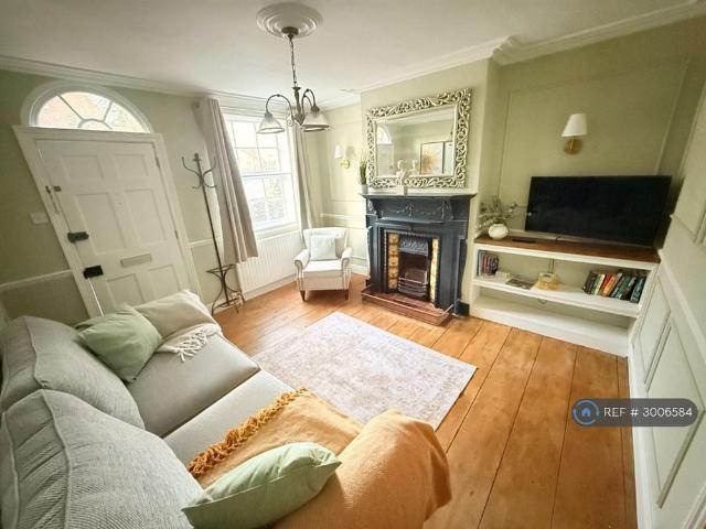 4 bedroom terraced house to rent