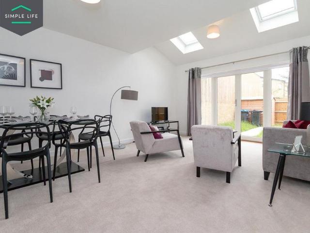 4 bedroom terraced house to rent