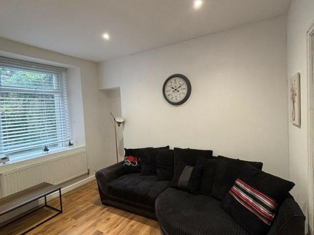 4 bedroom terraced house to rent