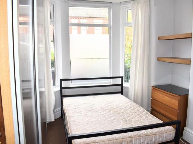 4 bedroom terraced house to rent