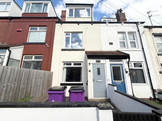 4 bedroom terraced house to rent