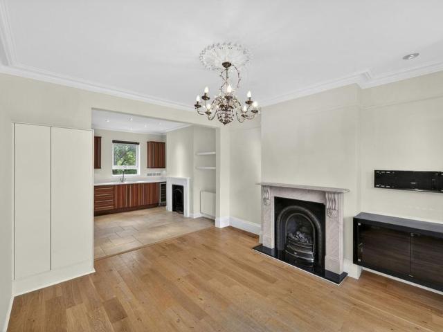 4 bedroom terraced house to rent