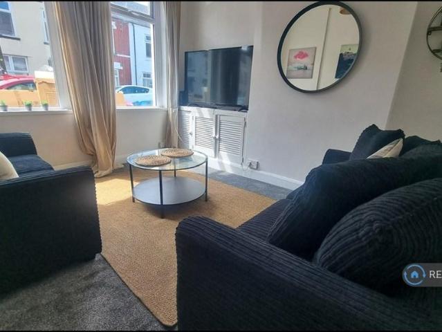 4 bedroom terraced house to rent