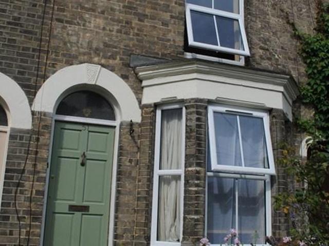 4 bedroom terraced house to rent