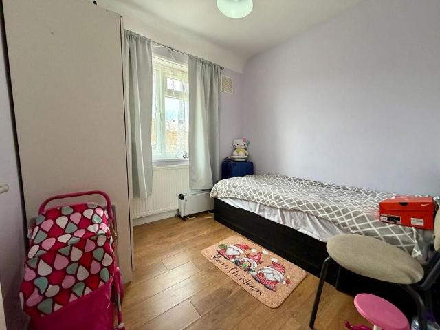 4 bedroom terraced house to rent