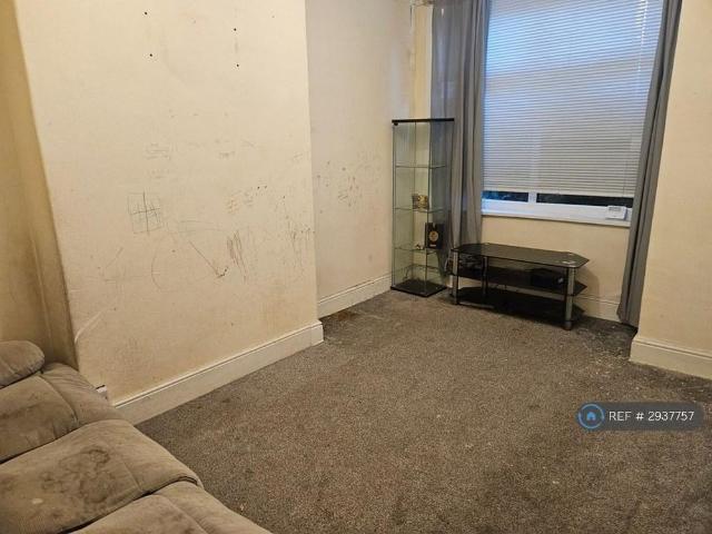 4 bedroom terraced house to rent