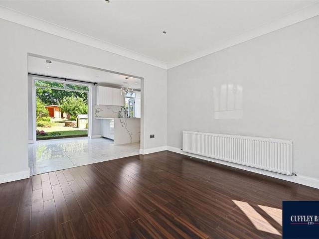 4 bedroom terraced house to rent