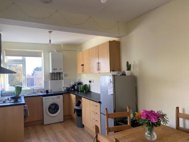 4 bedroom terraced house to rent