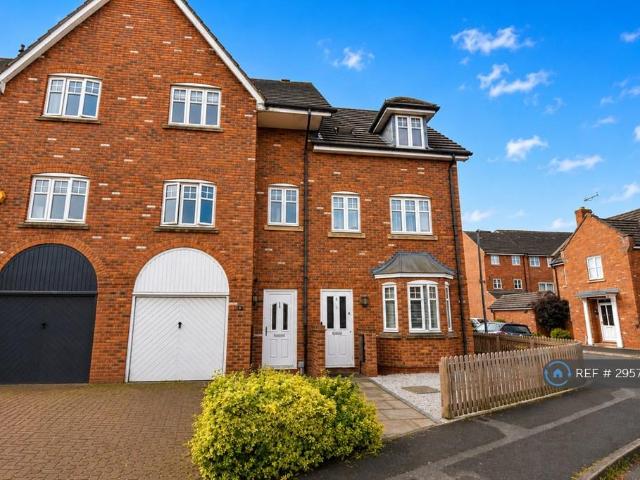 4 bedroom terraced house to rent
