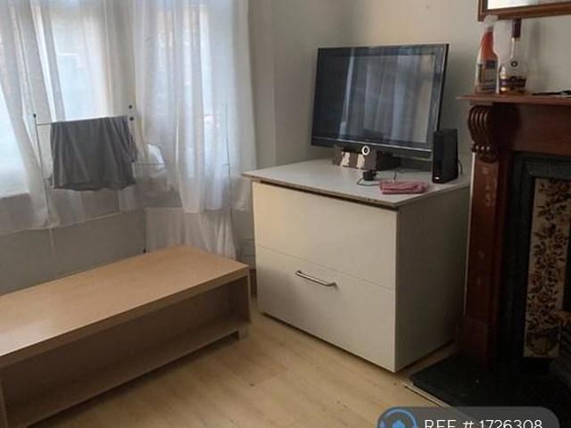 4 bedroom terraced house to rent