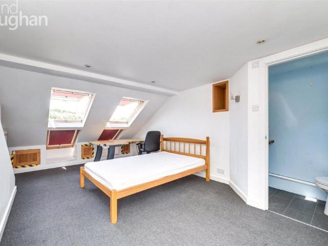 4 bedroom terraced house to rent