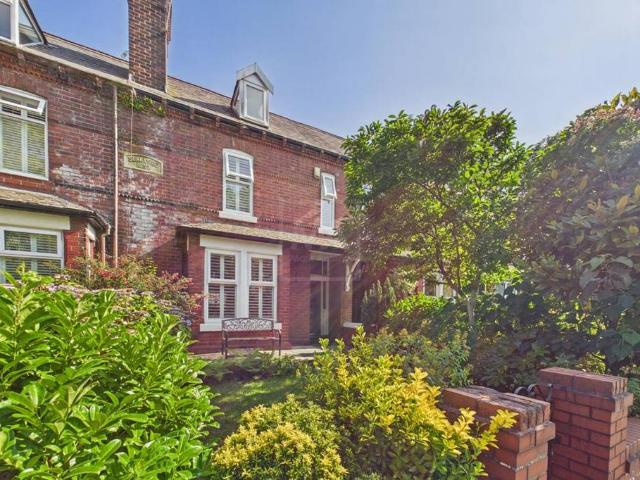 4 bedroom terraced house to rent