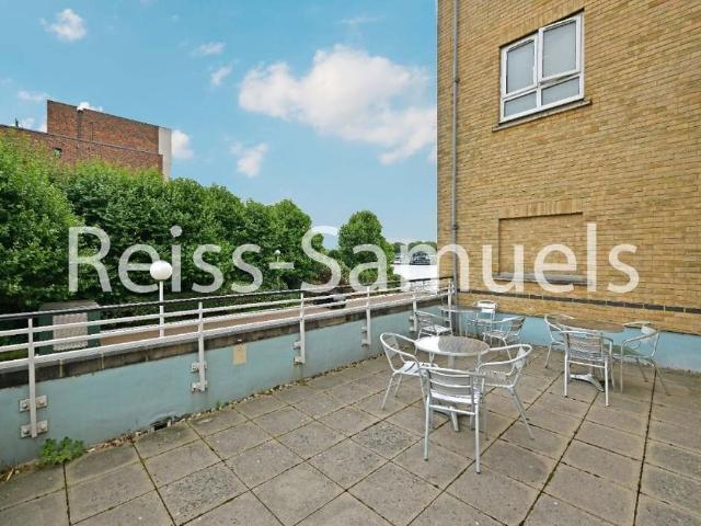 4 bedroom terraced house to rent