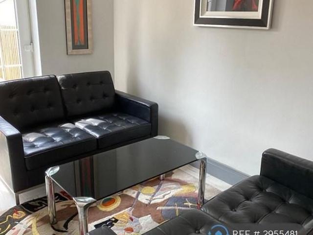 4 bedroom terraced house to rent