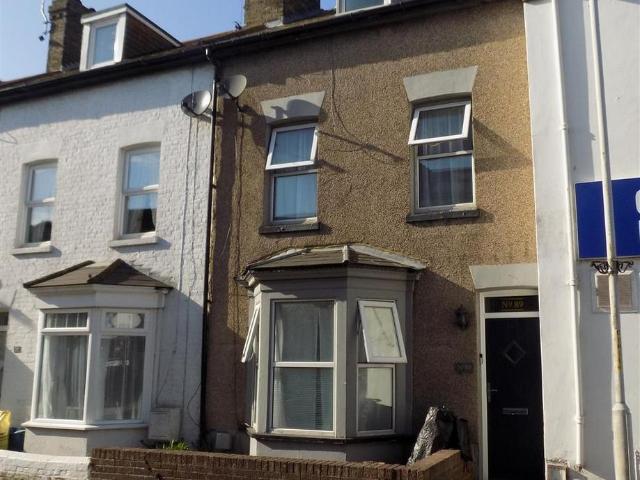 4 bedroom terraced house to rent