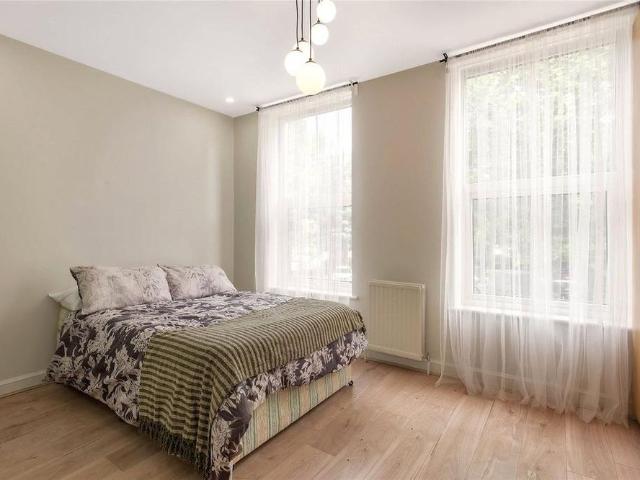 4 bedroom terraced house to rent