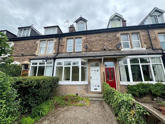 4 bedroom terraced house to rent