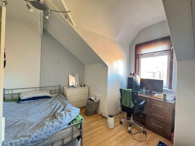 4 bedroom terraced house to rent