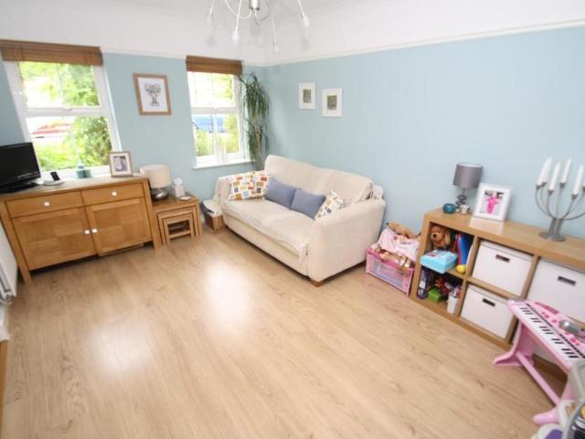 4 bedroom terraced house to rent