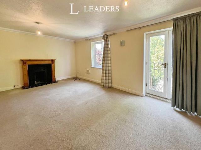 4 bedroom terraced house to rent