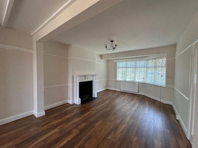 4 bedroom terraced house to rent