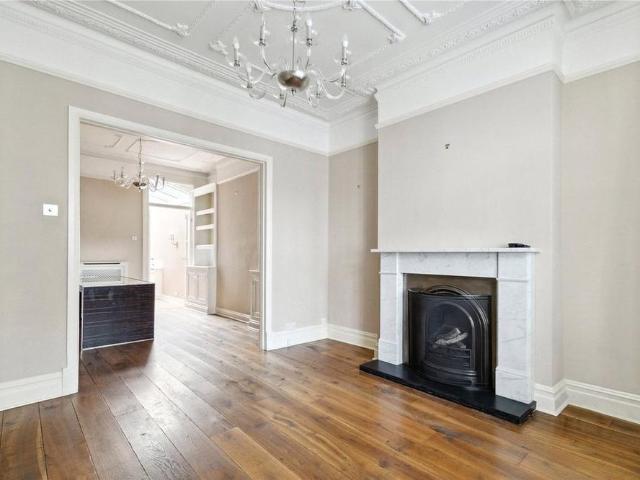 4 bedroom terraced house to rent
