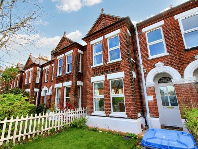 4 bedroom terraced house to rent